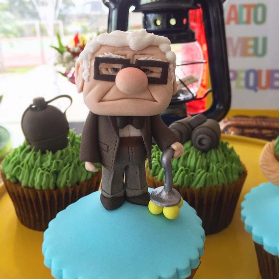 Marvelous Up Cupcakes - Between The Pages Blog