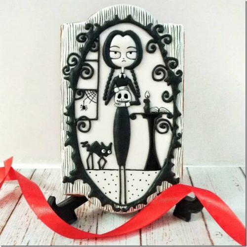 Addams Family Cake Topper - Between The Pages Blog