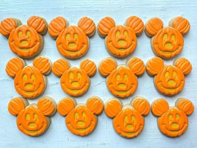 Cute Mickey Mouse Pumpkin Cookies - Between The Pages Blog