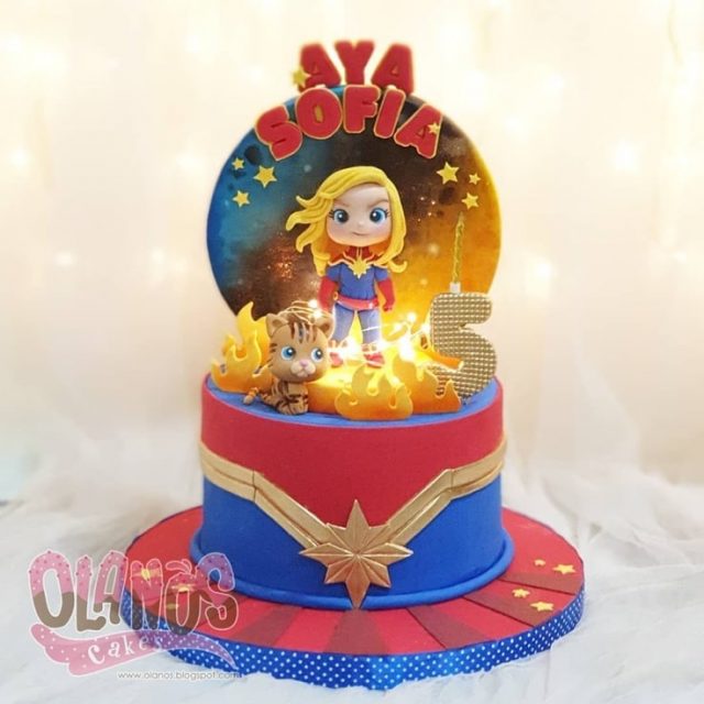 This Amazing Captain Marvel Cake Glows - Between The Pages Blog